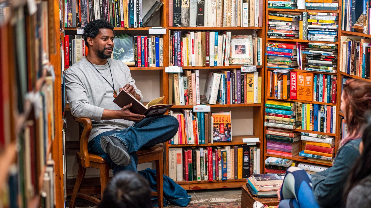 Sage Book Club: Top Reads for Working more Productively | Sage Advice US